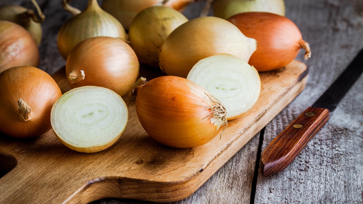 Uien bewaren? Zo kun je dat het beste doen | Gezondheidsnet