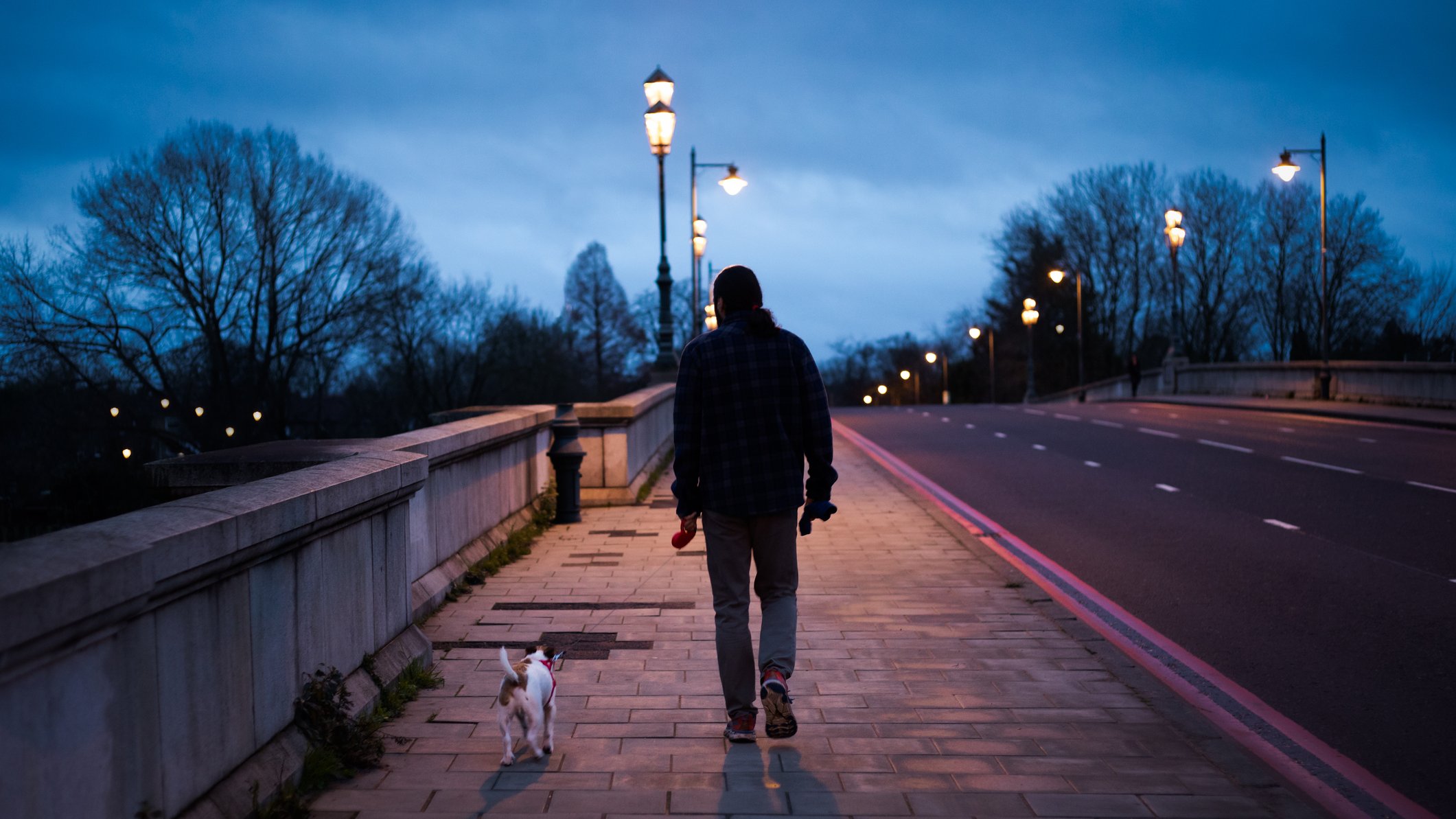 De voordelen van wandelen in het donker | Gezondheidsnet