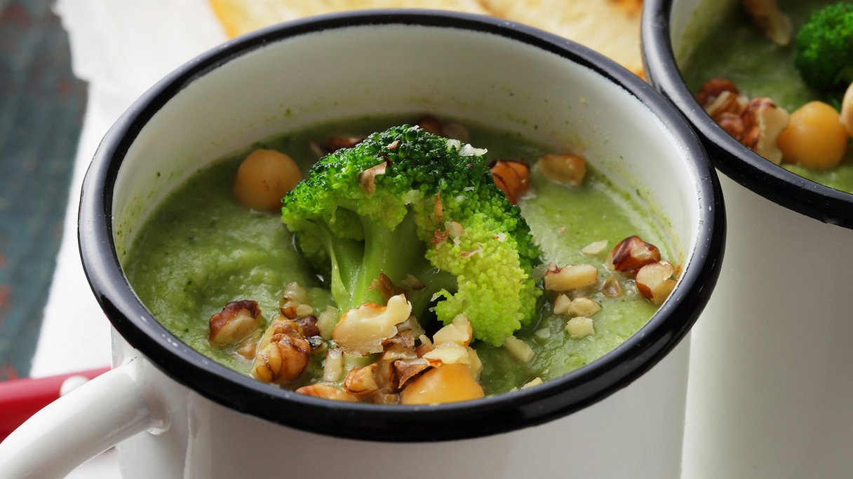 Broccolisoep met noten | Gezondheidsnet