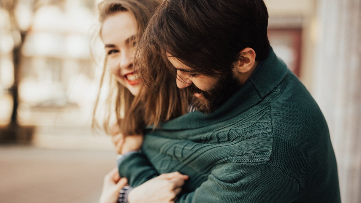 Waarom knuffelen zo gezond is | Gezondheidsnet