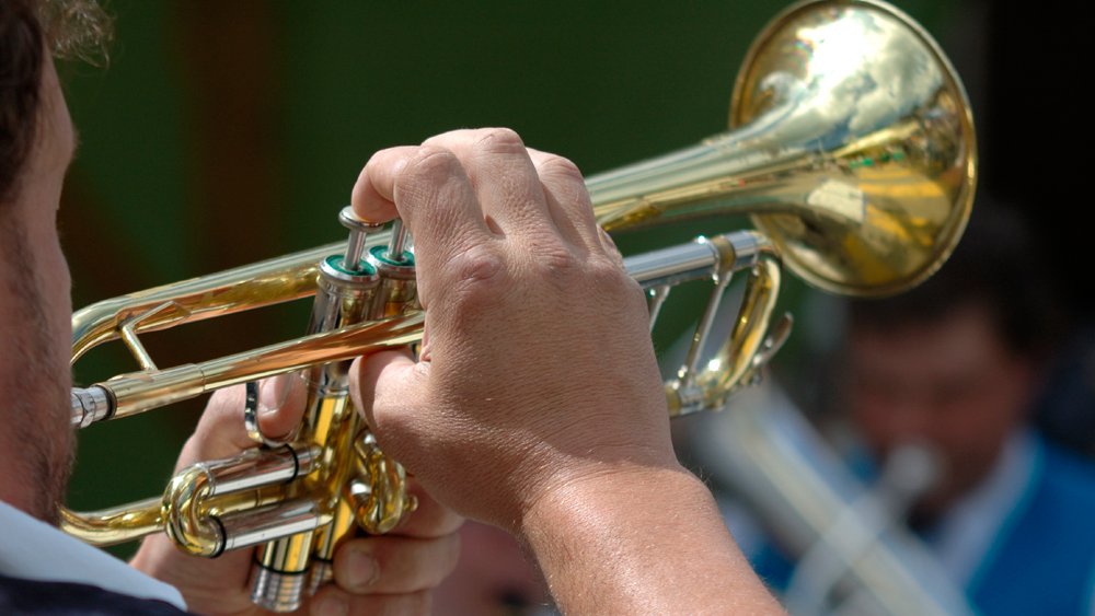 'Blaasinstrument spelen verlaagt risico op slaapapneu' | Gezondheidsnet